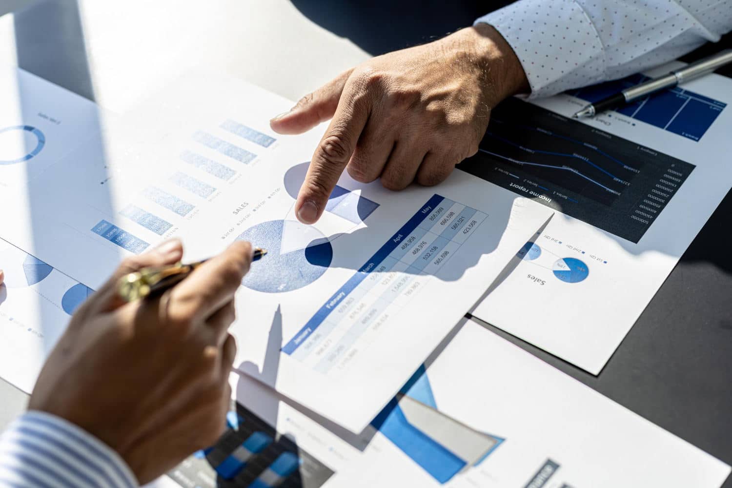 Qu'est-ce qu'un benchmark concurrentiel